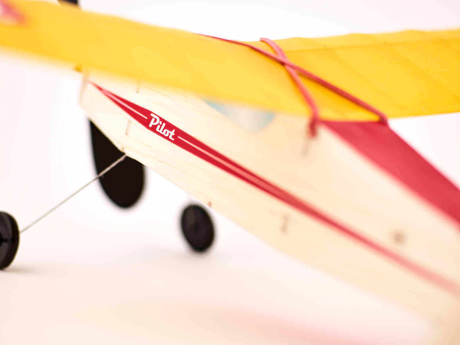 SIMPLE FREE FLIGHT MODELS